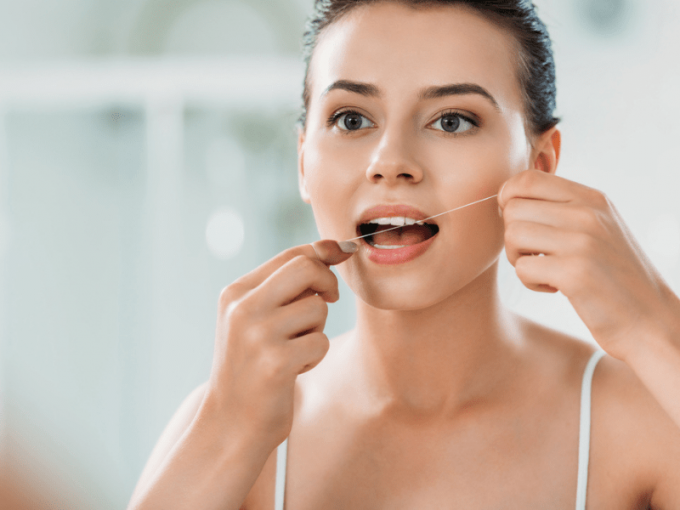 La Placca Dentale 🔍: cos'è, come rimuoverla e prevenirla;